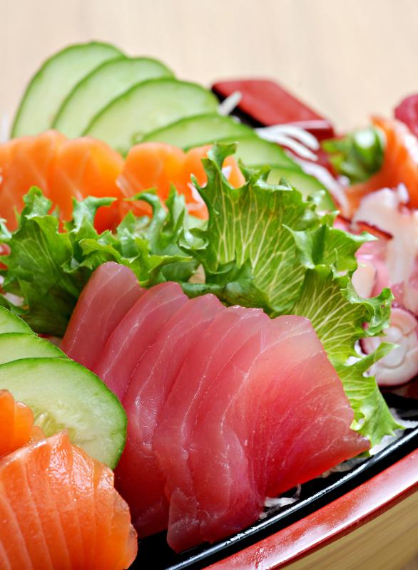 How is Sashimi Traditionally Eaten? (with pictures)