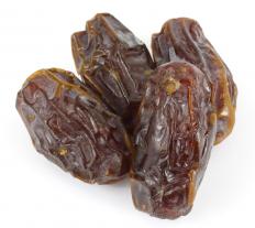What is a Date Fruit? Discover the Sweet Benefits and Uses