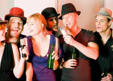 What is Alcopop? (with pictures)